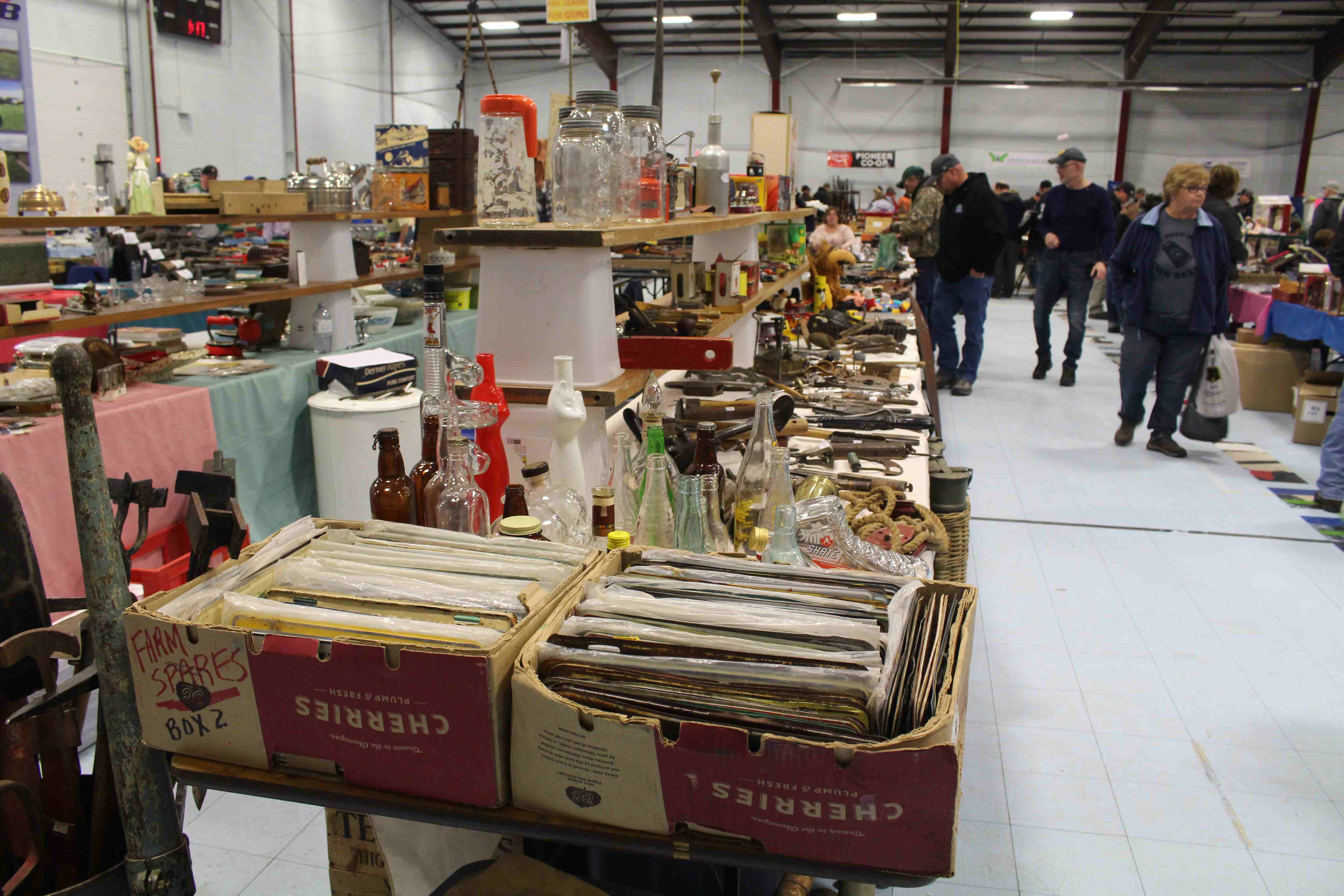 Big turnout for Gun and Hobby Show - SwiftCurrentOnline.com - Local ...